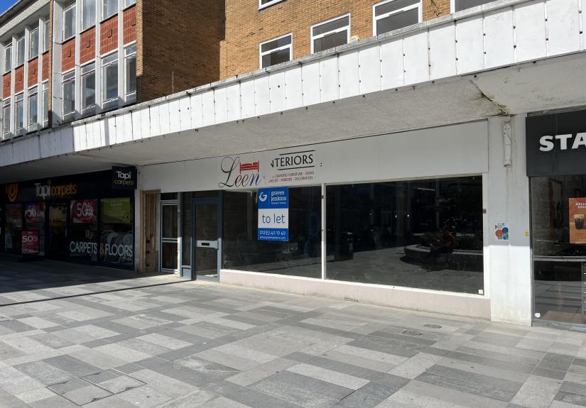 10-11 Queens Square, Crawley RH10 1DY | Graves Jenkins